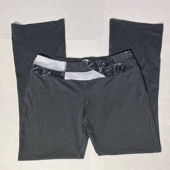 MTA Sport | Pants & Jumpsuits | Mta Sport Flare Leg Leggings Sz Xl ...